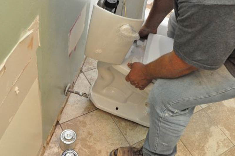 Mengetahui saat yang tepat ganti kloset di rumah - Sedot WC Profesional